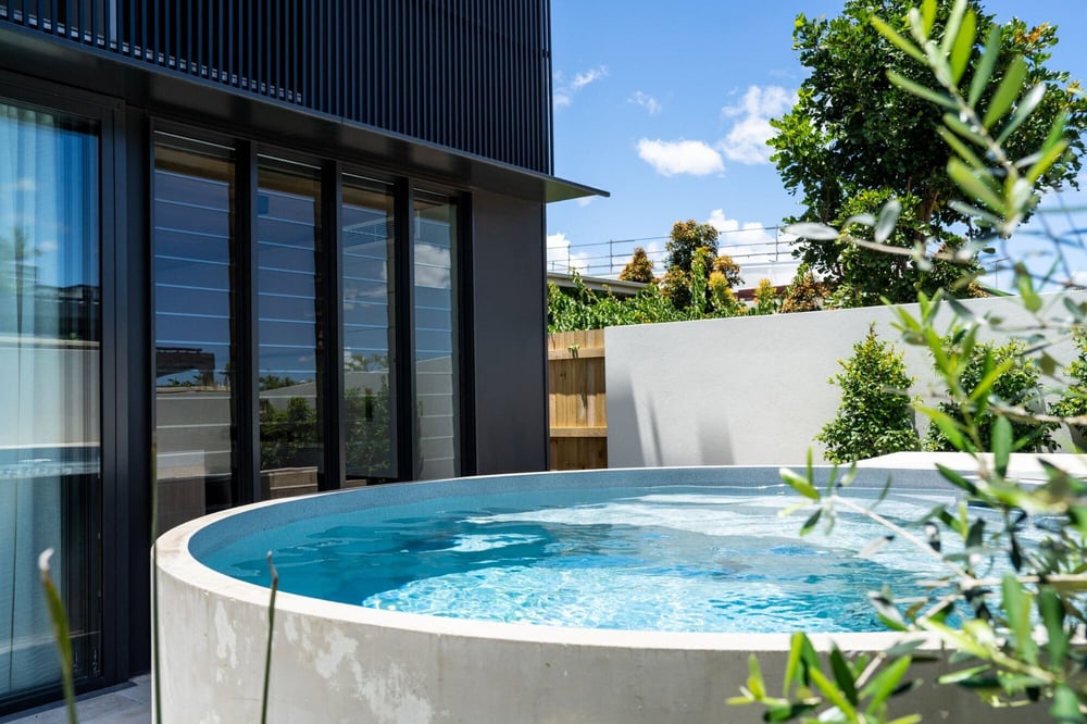 Magnesium vs Chlorine Pools: How to Decide