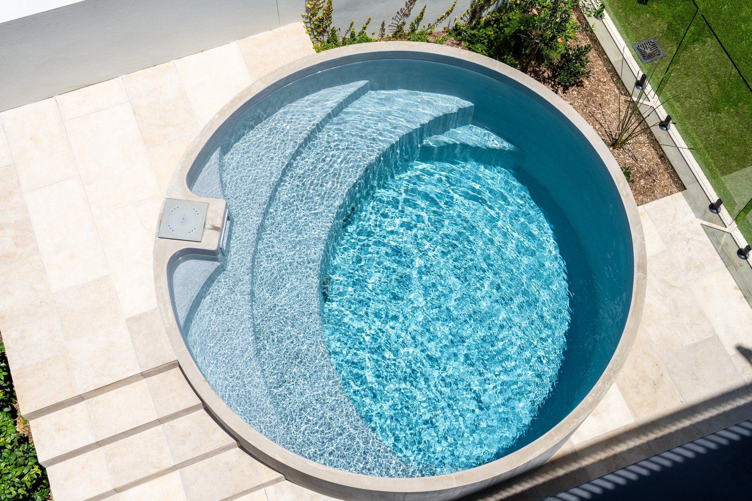 Benefits Of A Round Pool | Plungie