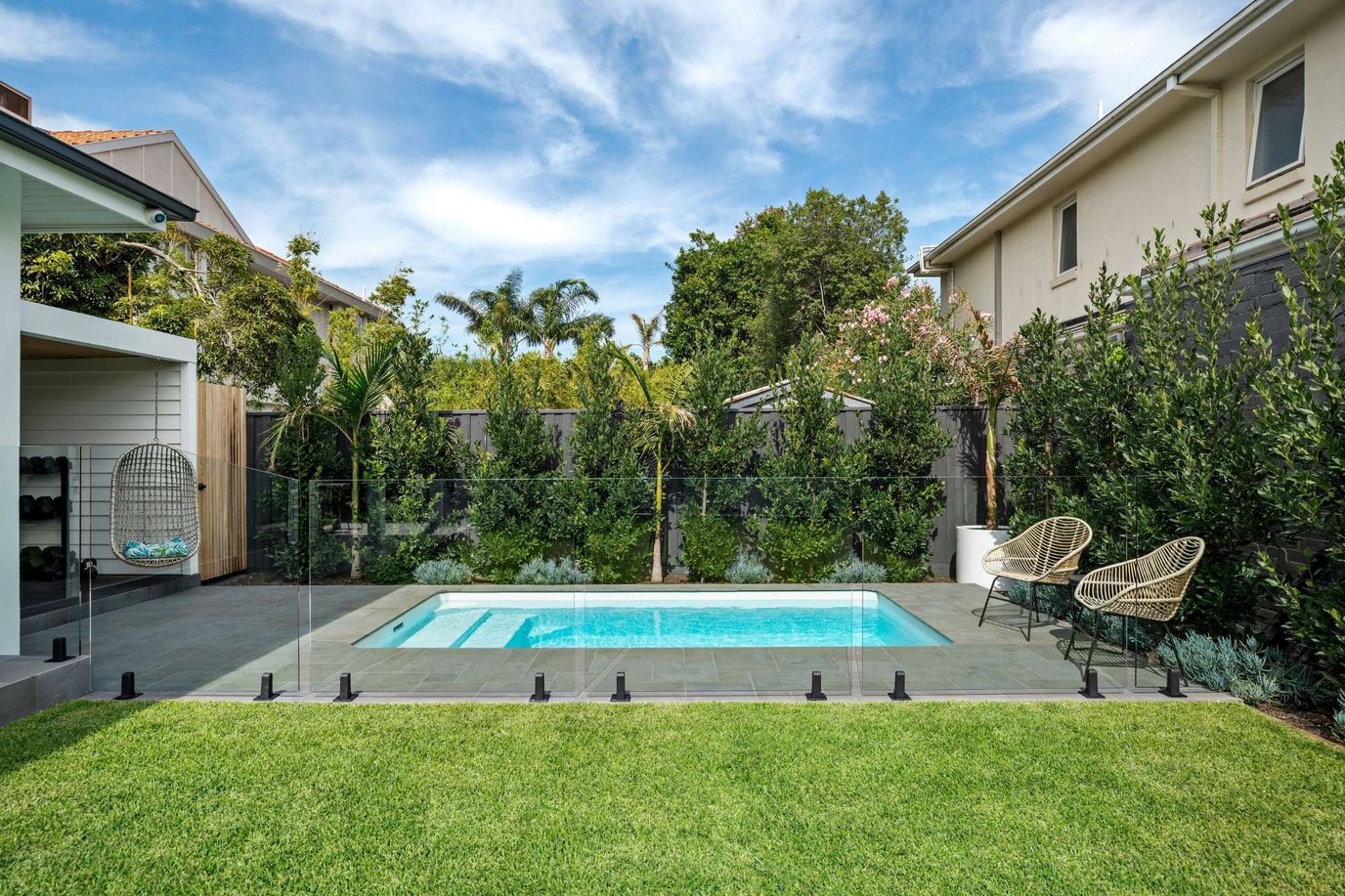 Your Simple Guide to Plungie's 8-Step Pool Install Process
